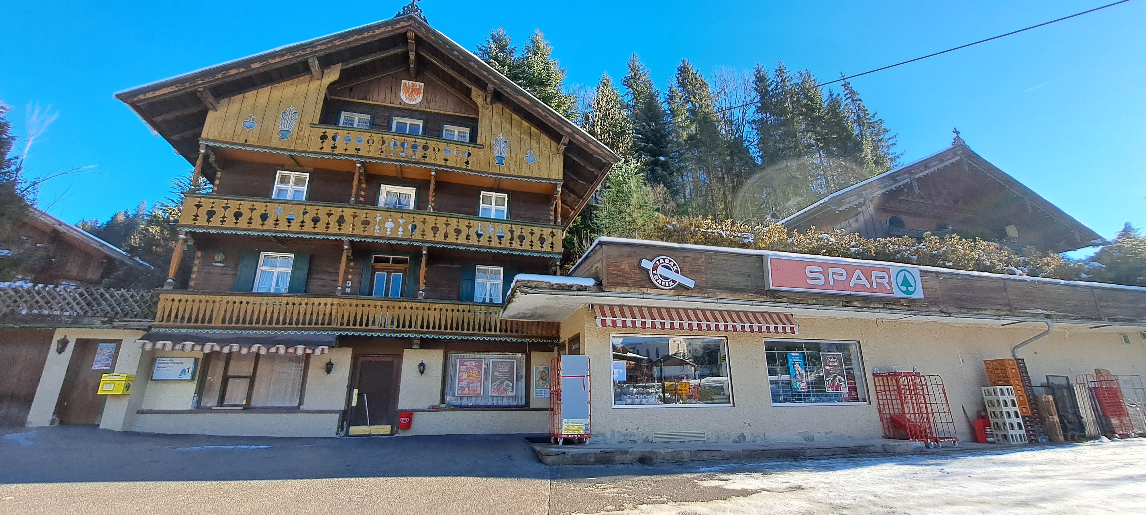 SPAR supermarket Auffach with post office counter in